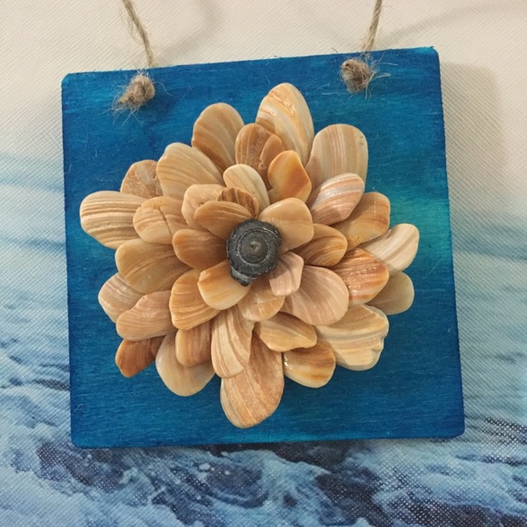 Handmade | Wall Decor | Seashell Flower Wall Hanging Home Decor Plaque ...